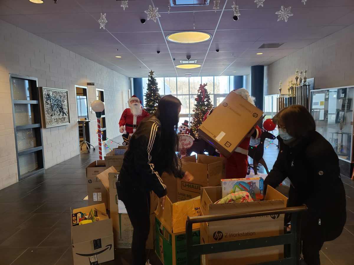 NHS Brings Holiday Cheer - W.F. Kaynor Technical High School